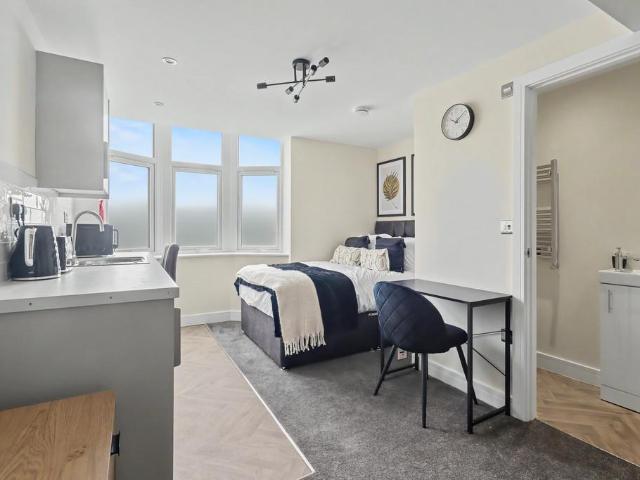 1 bedroom house share to rent