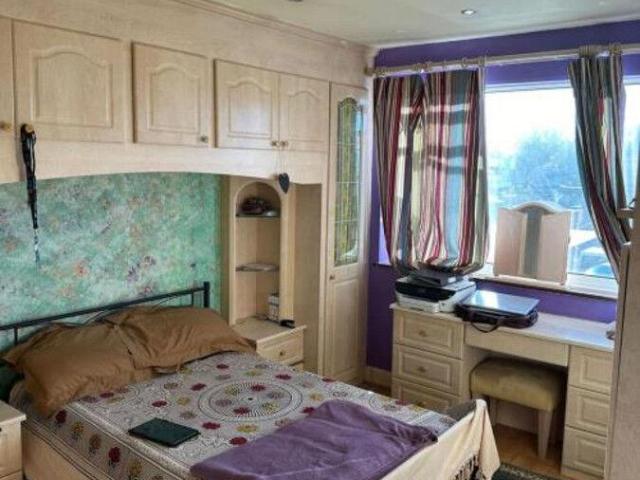 1 bedroom house share to rent
