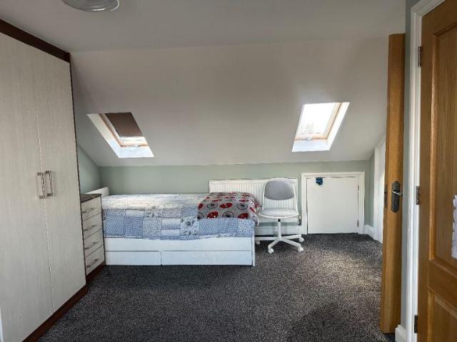 1 bedroom house share to rent