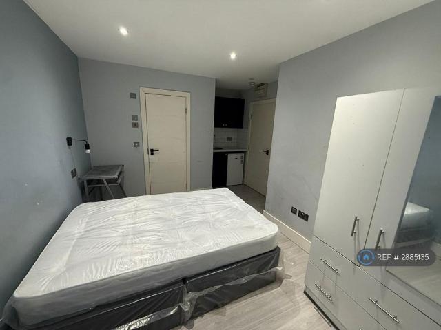 1 bedroom house share to rent