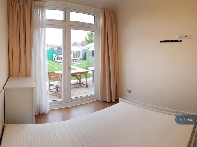 1 bedroom house share to rent