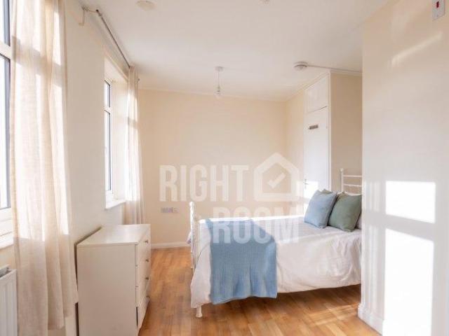 1 bedroom house share to rent