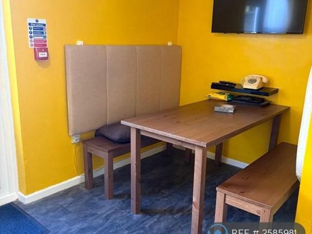 1 bedroom house share to rent