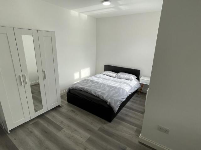 1 bedroom house share to rent