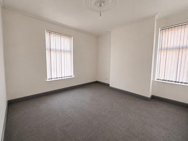 1 bedroom house share to rent