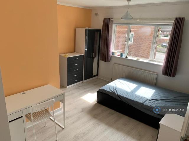 1 bedroom house share to rent