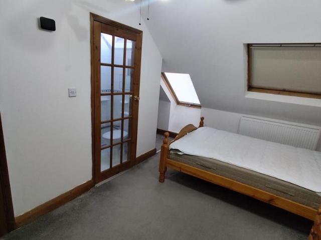 1 bedroom house share to rent