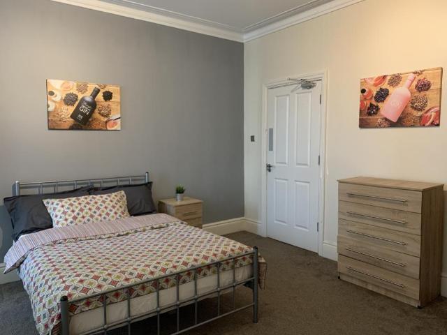 1 bedroom house share to rent