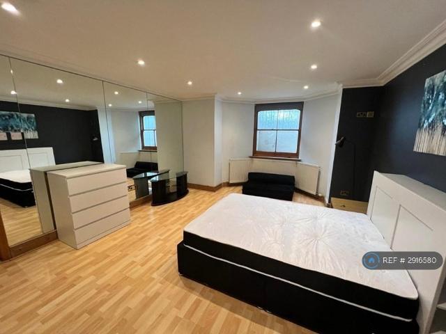 1 bedroom house share to rent