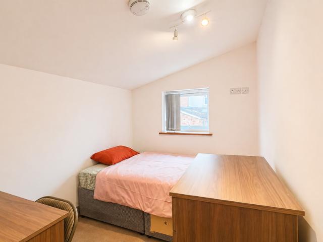 1 bedroom house share to rent