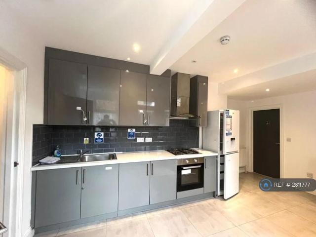 1 bedroom house share to rent
