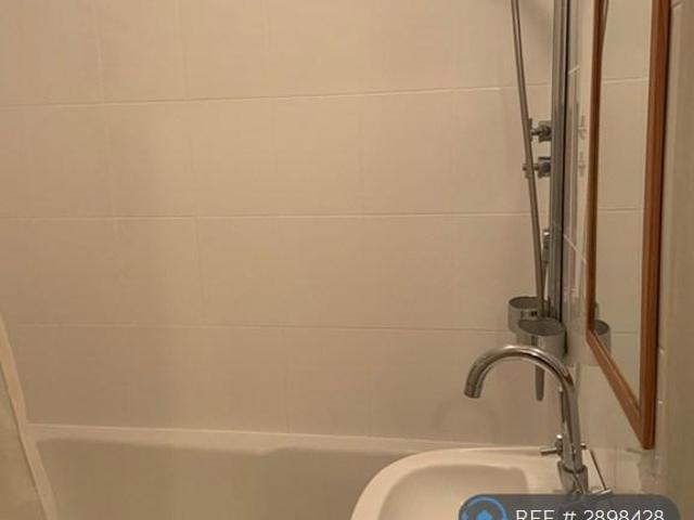 1 bedroom house share to rent