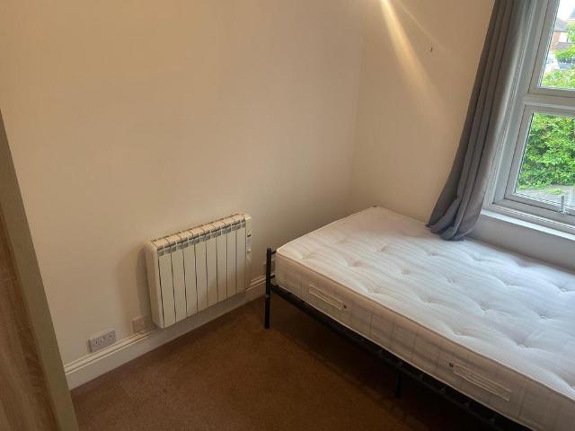 1 bedroom house share to rent