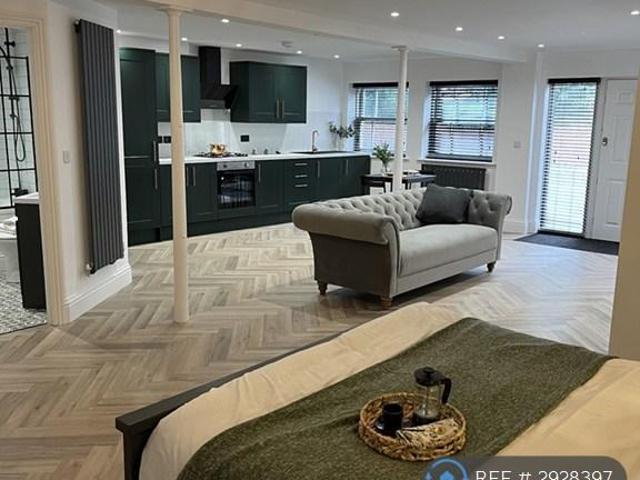 1 bedroom house share to rent