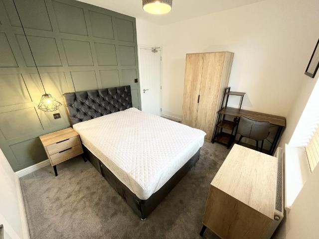 1 bedroom house share to rent