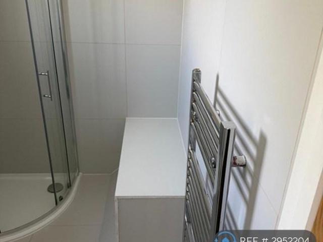 1 bedroom house share to rent