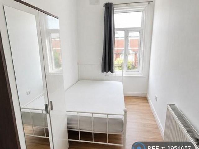 1 bedroom house share to rent