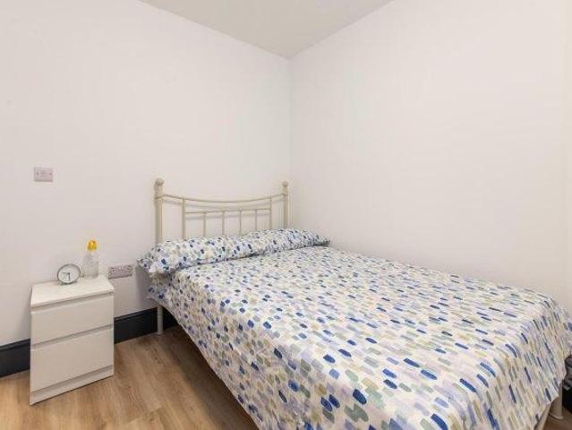 1 bedroom house share to rent