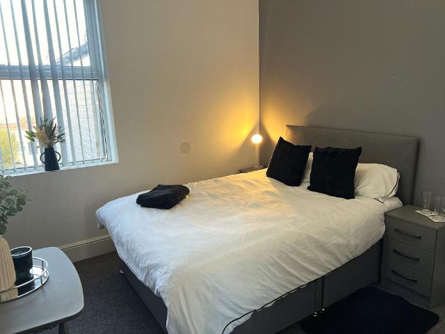 1 bedroom house share to rent