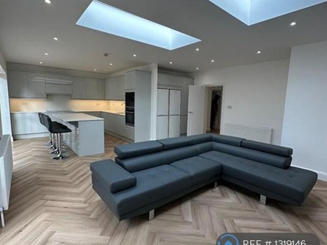1 bedroom house share to rent