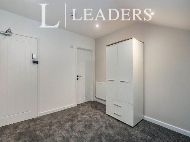 1 bedroom house share to rent