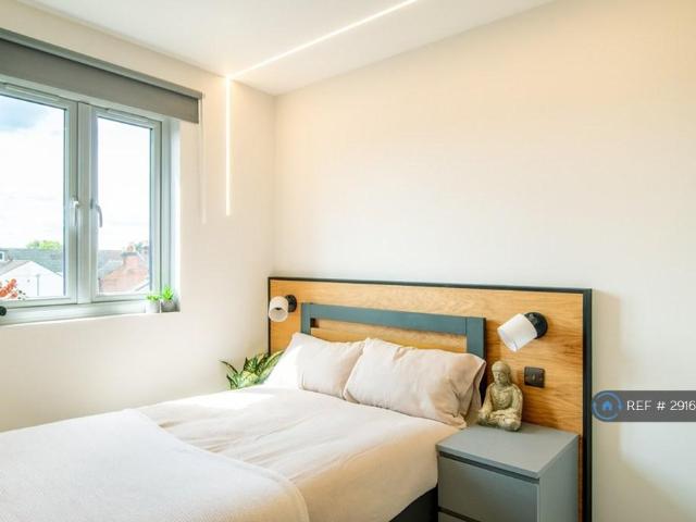1 bedroom house share to rent