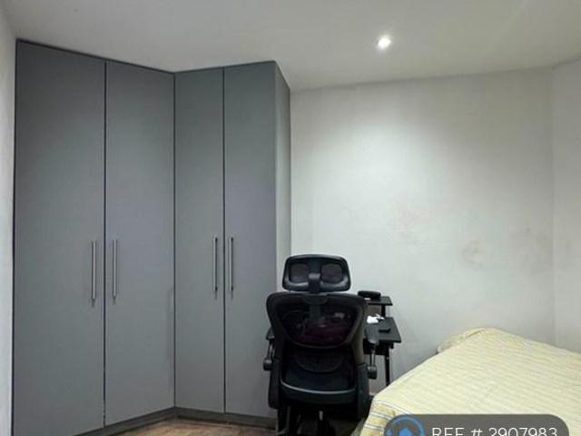 1 bedroom house share to rent