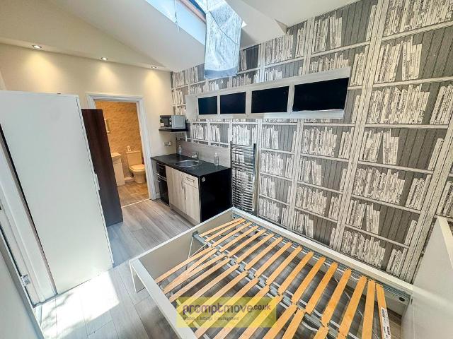 1 bedroom house share to rent