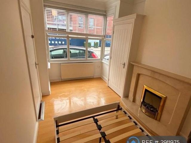 1 bedroom house share to rent