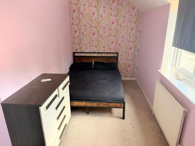 1 bedroom house share to rent