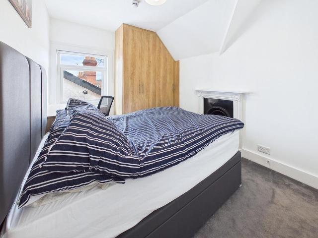 1 bedroom house share to rent