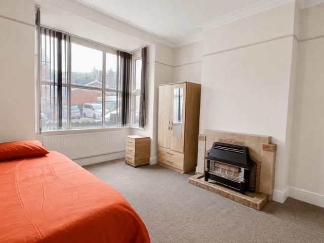 1 bedroom house share to rent