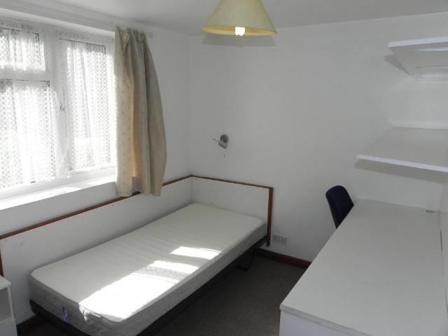 1 bedroom house share to rent
