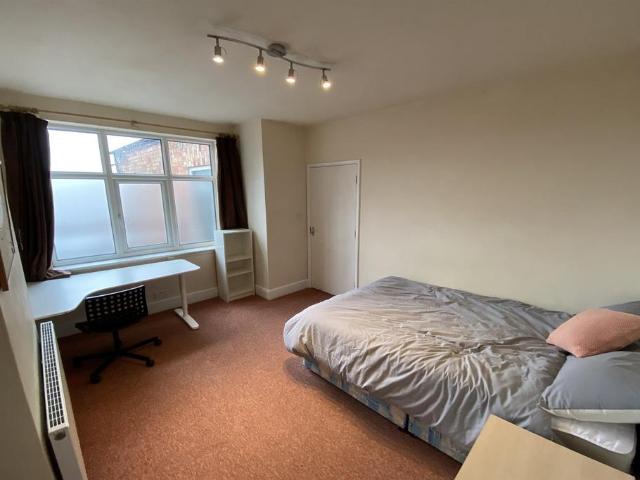 1 bedroom house share to rent