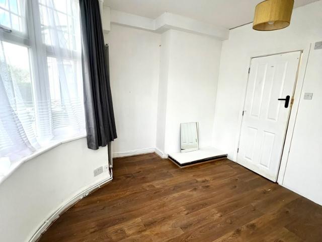 1 bedroom house share to rent