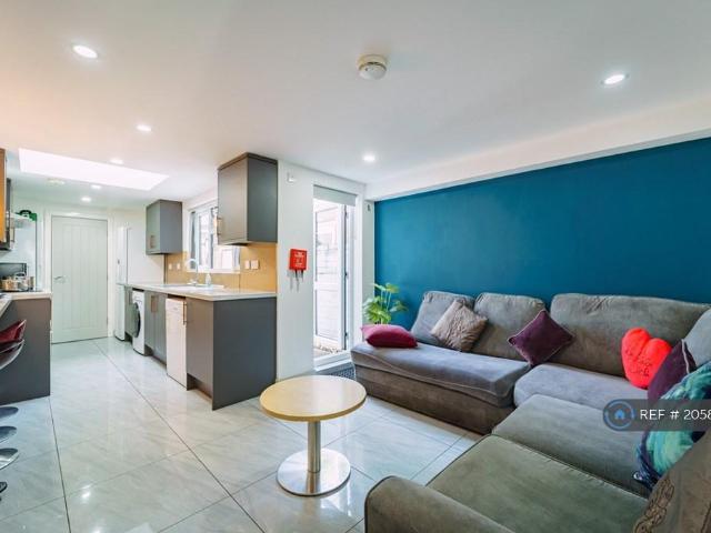1 bedroom house share to rent