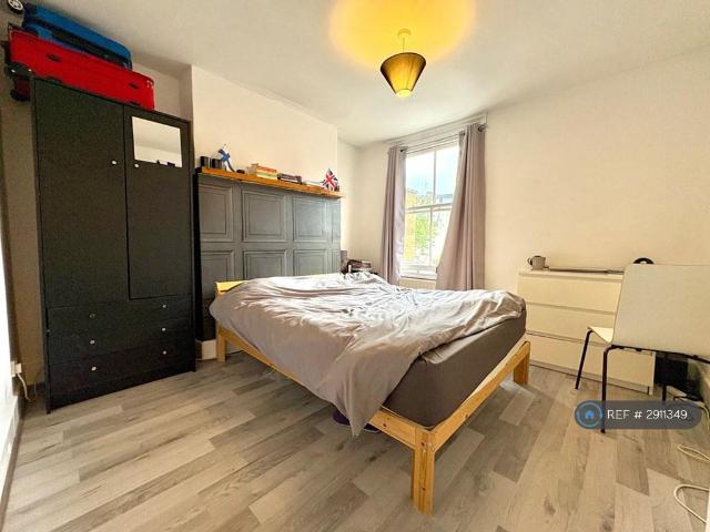 1 bedroom house share to rent