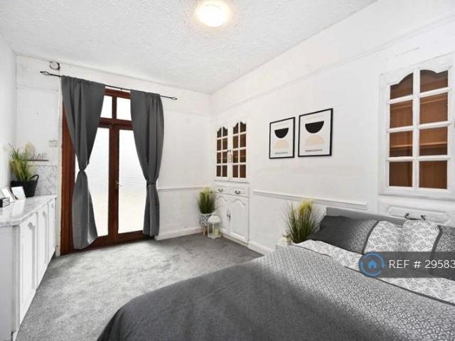 1 bedroom house share to rent