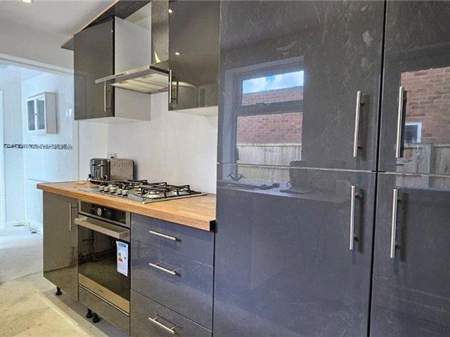 1 bedroom semi detached house to rent
