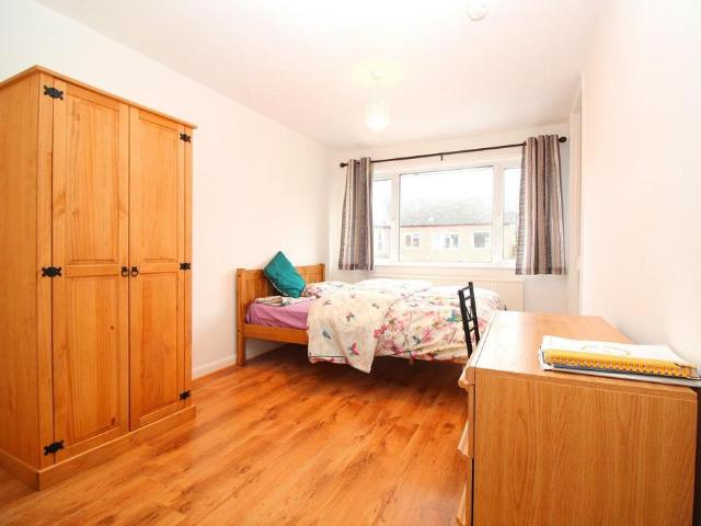 1 bedroom house share to rent