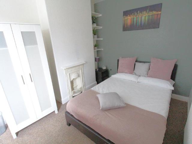 1 bedroom house share to rent