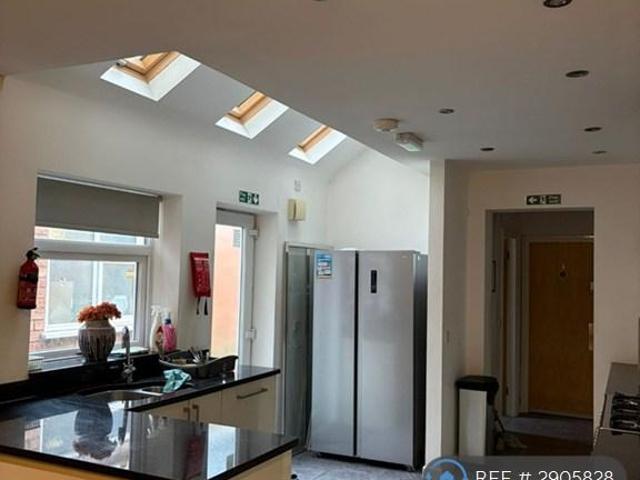 1 bedroom house share to rent