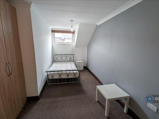 1 bedroom house share to rent