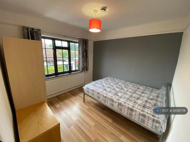 1 bedroom house share to rent