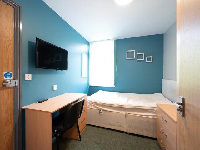 1 bedroom house share to rent