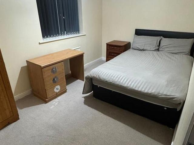 1 bedroom house share to rent
