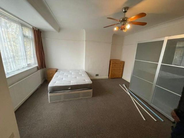 1 bedroom house share to rent