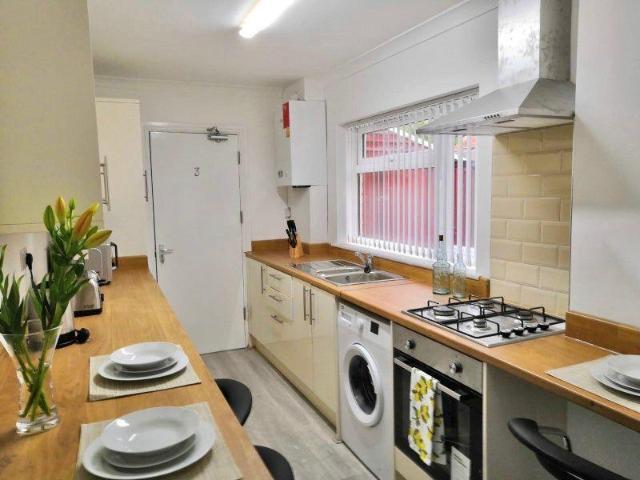 1 bedroom house share to rent