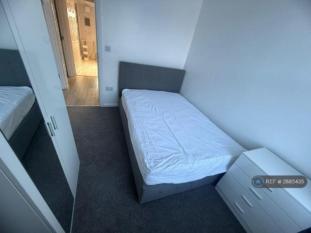 1 bedroom house share to rent