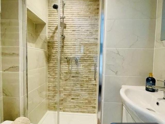 1 bedroom house share to rent